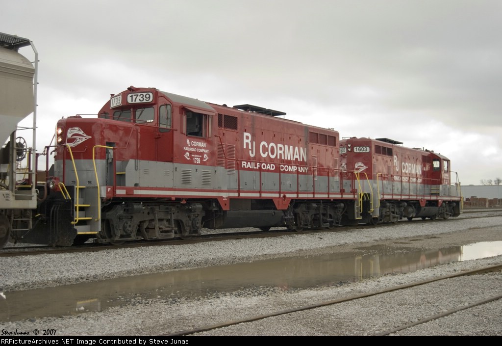 RJCC 1603,1739 work in Memphis Junction yard